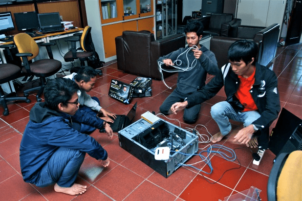 Lab computer system | Program Studi Teknologi Informasi